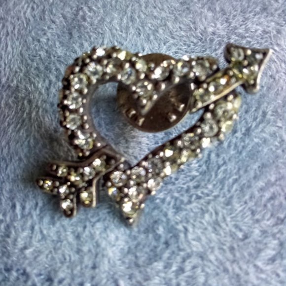 Chico's | Jewelry | Chicos Sparkling Heart Brooch | Poshmark